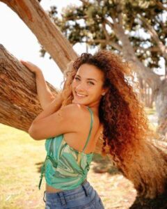 Sofie Dossi Age, Net worth 2026, Height, Weights, Boyfriend