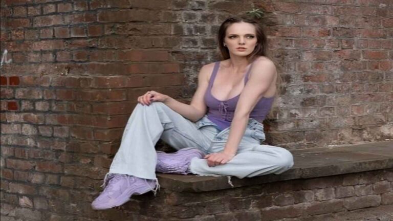 Carly Rae Age, Height, Weight, Boyfriend, Net Worth 2026 - Discover ...