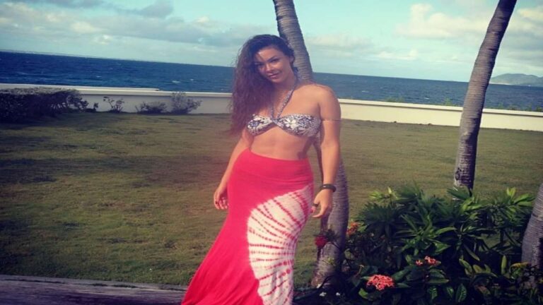 Sophia Santi Age, Height, Weight, Boyfriend, Net Worth 2026 - Discover ...