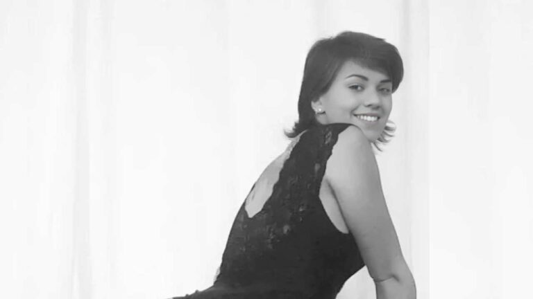 Vic Alouqua Age, Height, Weight, Boyfriend, Net Worth 2026 - Discover ...